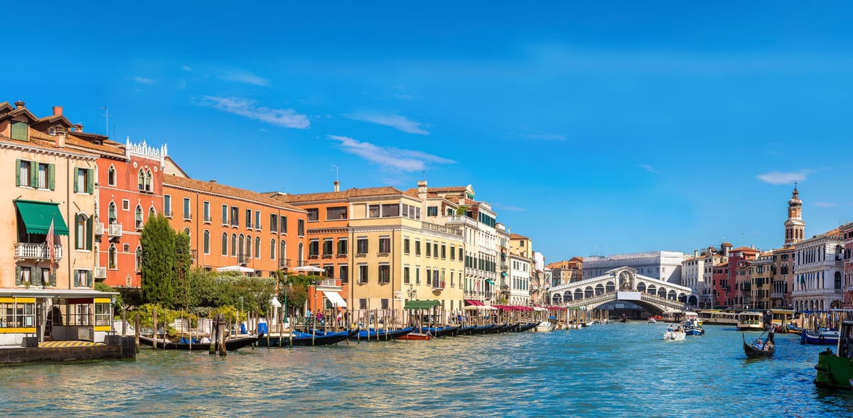 iSeatz. Powering Devotion.